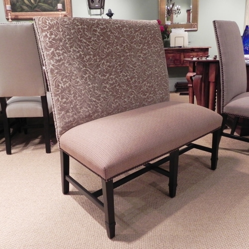 Baroque 50" wing settee