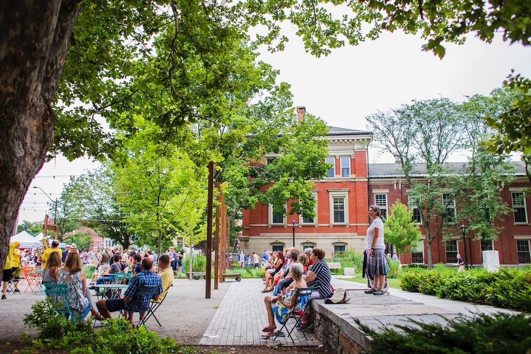 Academy of Music Bus Stop | Streets & Transportation