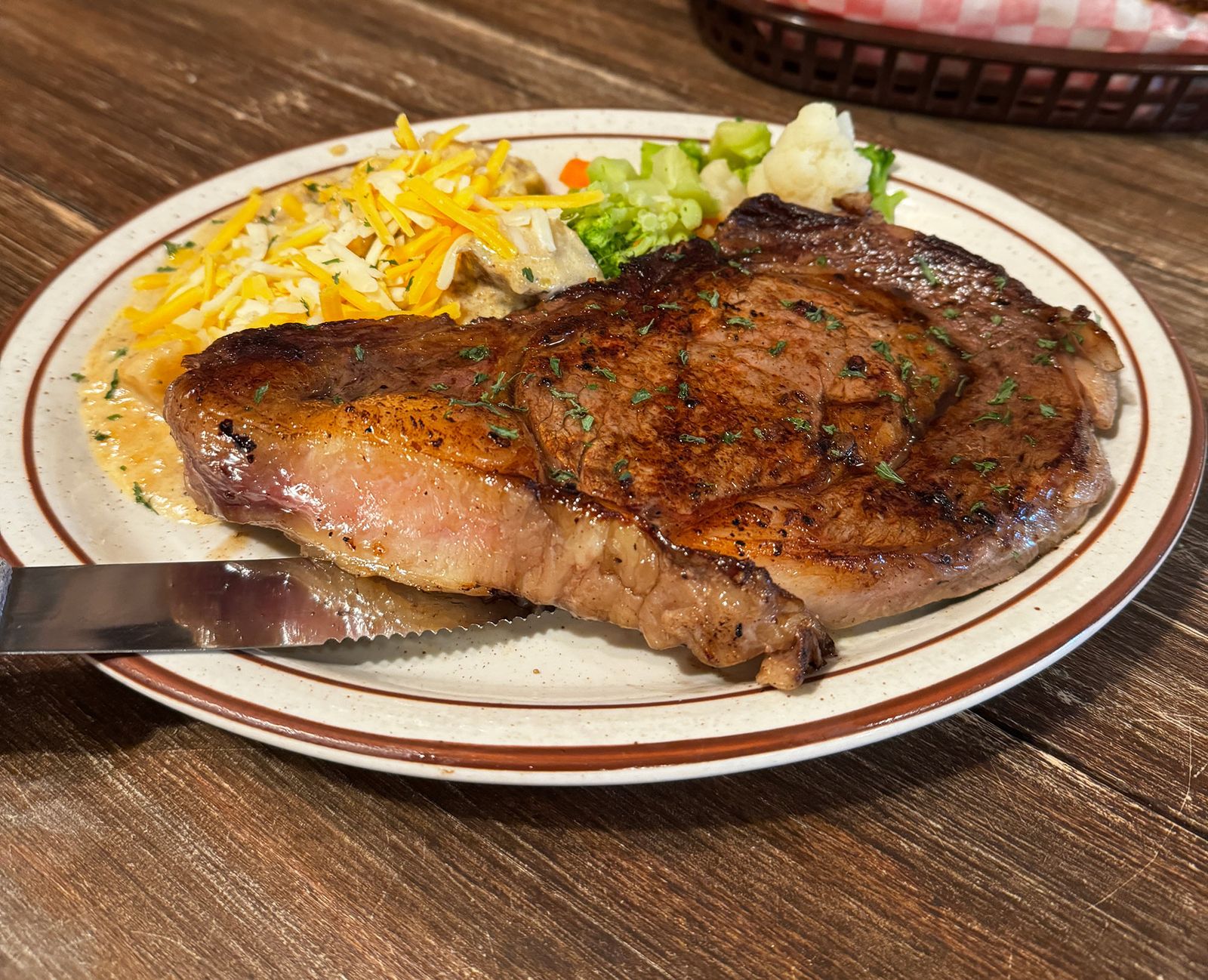 Almo Inn - Western Hotel Rooms & Cabins | Almo, Idaho