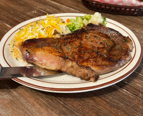 Almo Inn - Western Hotel Rooms & Cabins | Almo, Idaho