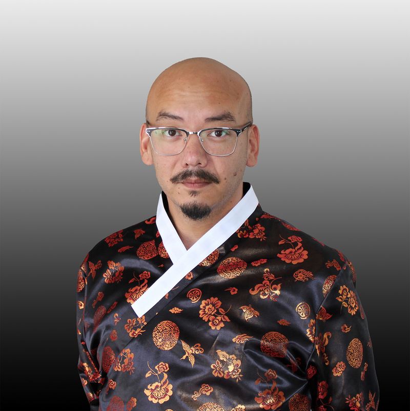 Chenlu Hou – 2025 Teaching Artist Cohort | Center for Craft