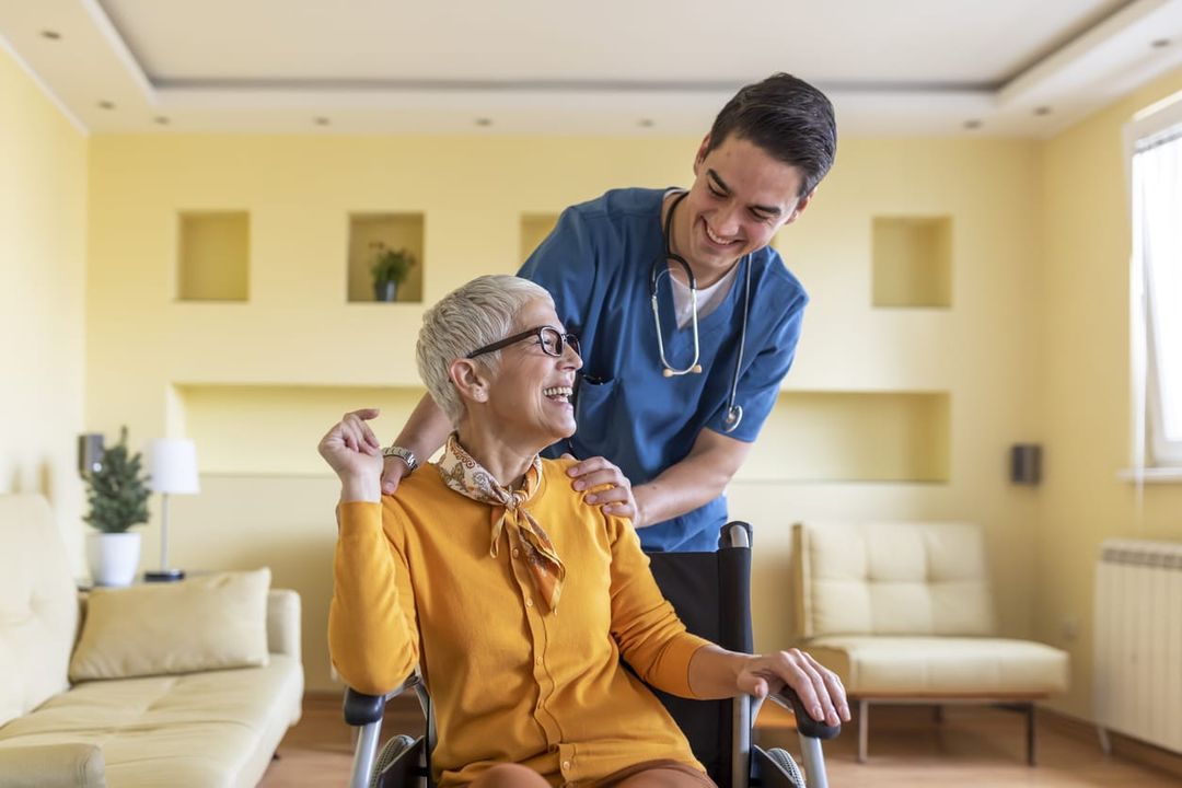 How to Become a CNA (with Steps)