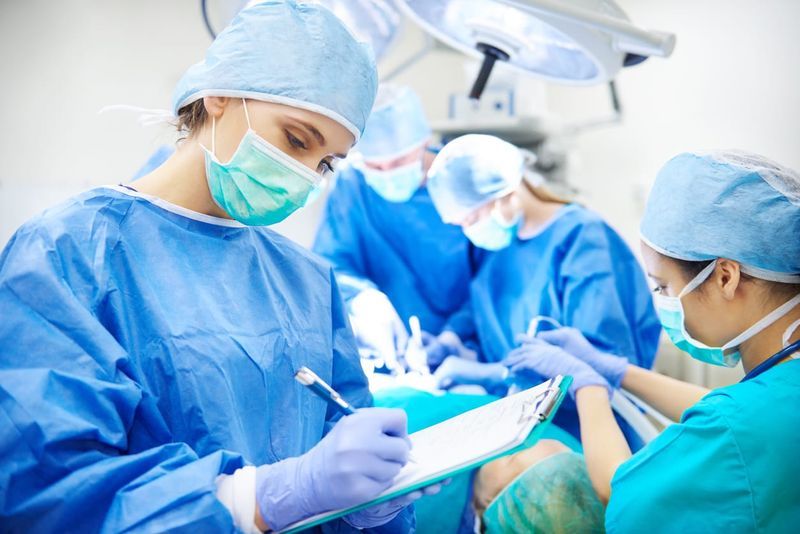 What is a Circulator Nurse (and What do They do)