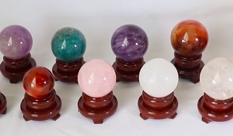 Crystal Identification: Best Identifier Apps, Stone Color Charts and Guides