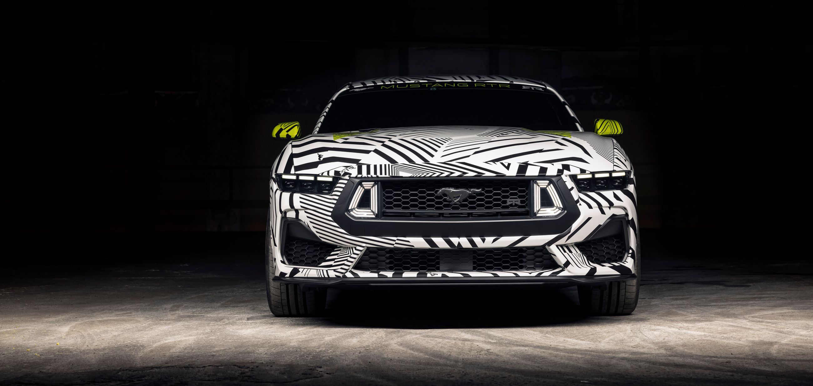 FORD MUSTANG RTR