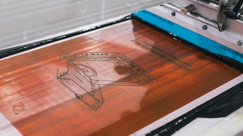 Offset vs. Screen Printing: What's the Difference? | Real Thread