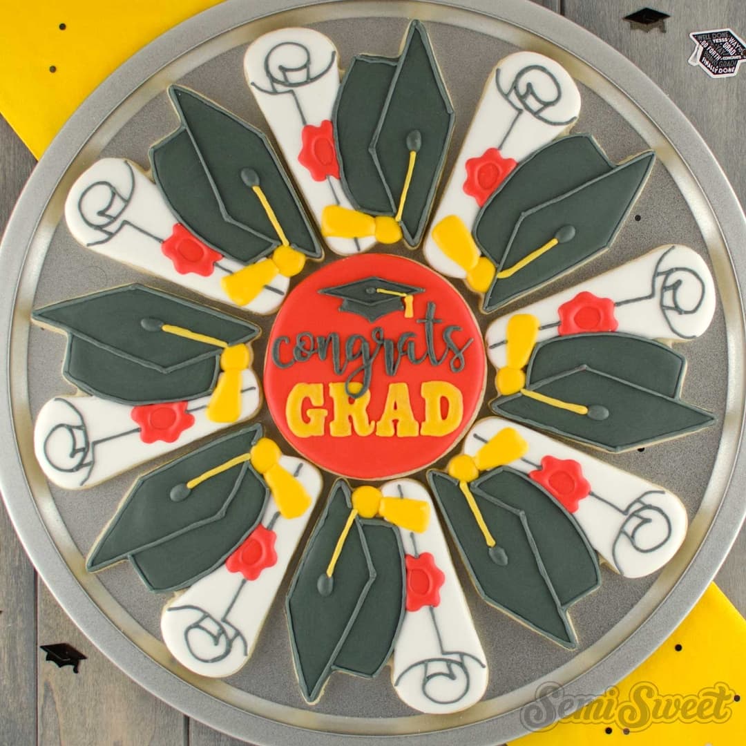 Decorate a Grad Cap and Diploma Cookie Set for Graduation