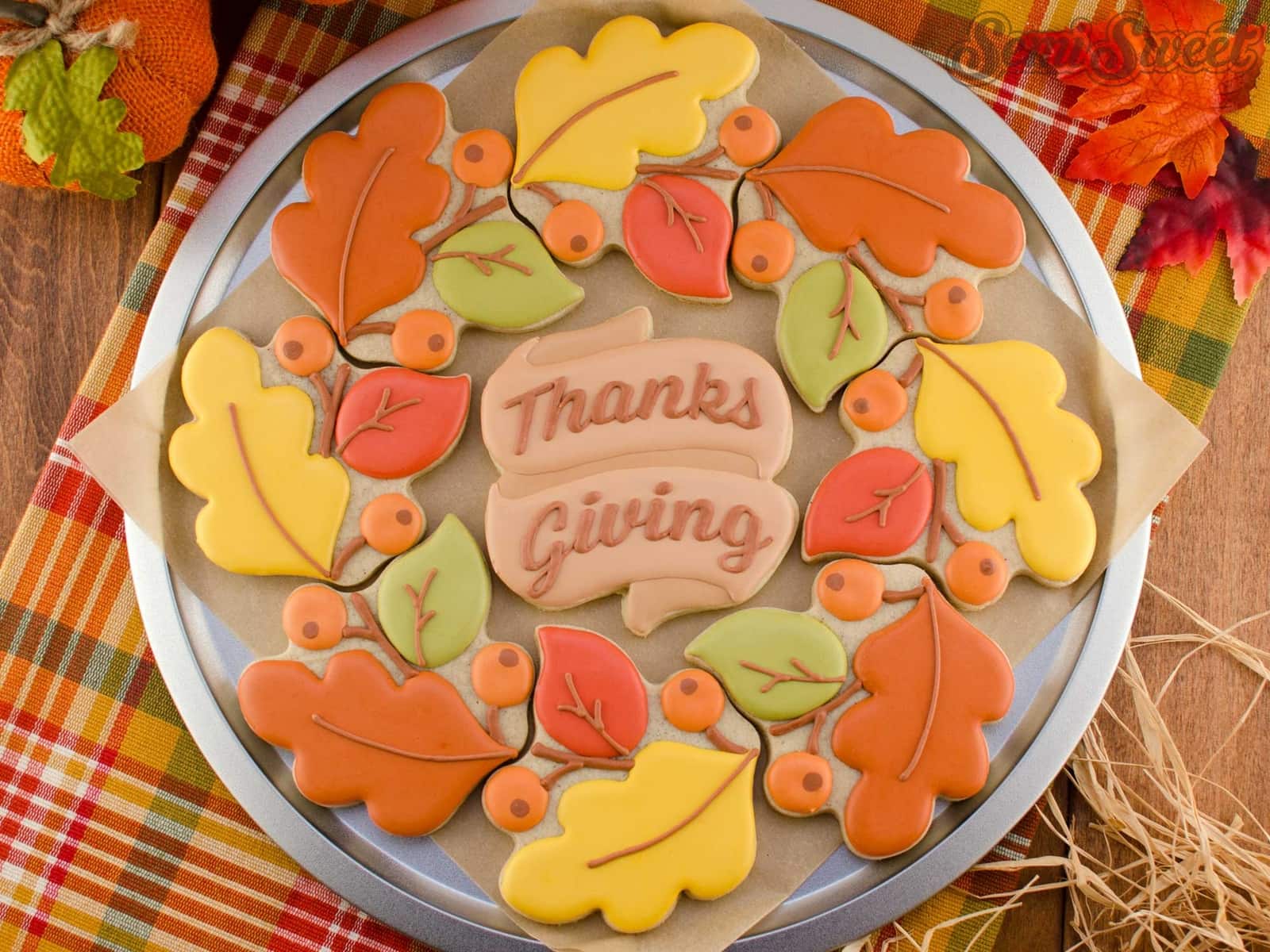 How to Make an Autumn Wreath Cookie Platter