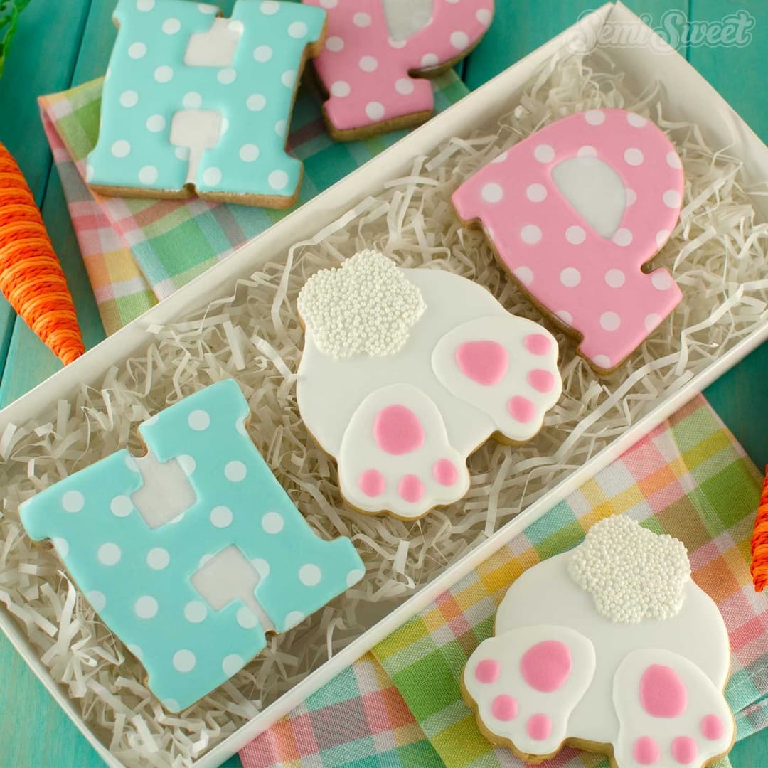 Decorate a Hanging Easter Bunny Cookie Set with Royal Icing