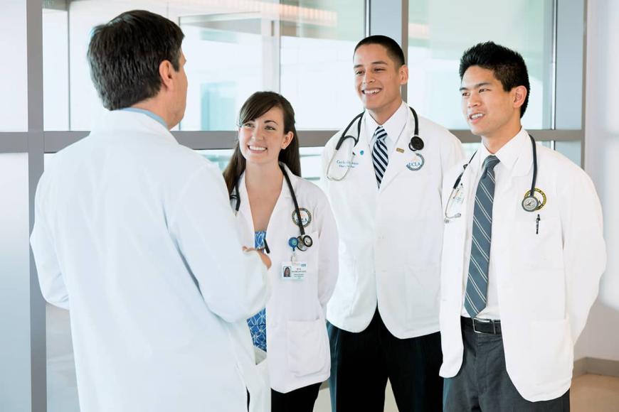 How Public Speaking Skills Can Set Your Med School Application Apart