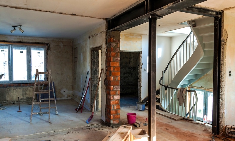 Bygga hus: En komplett guide (pris, regler, process)