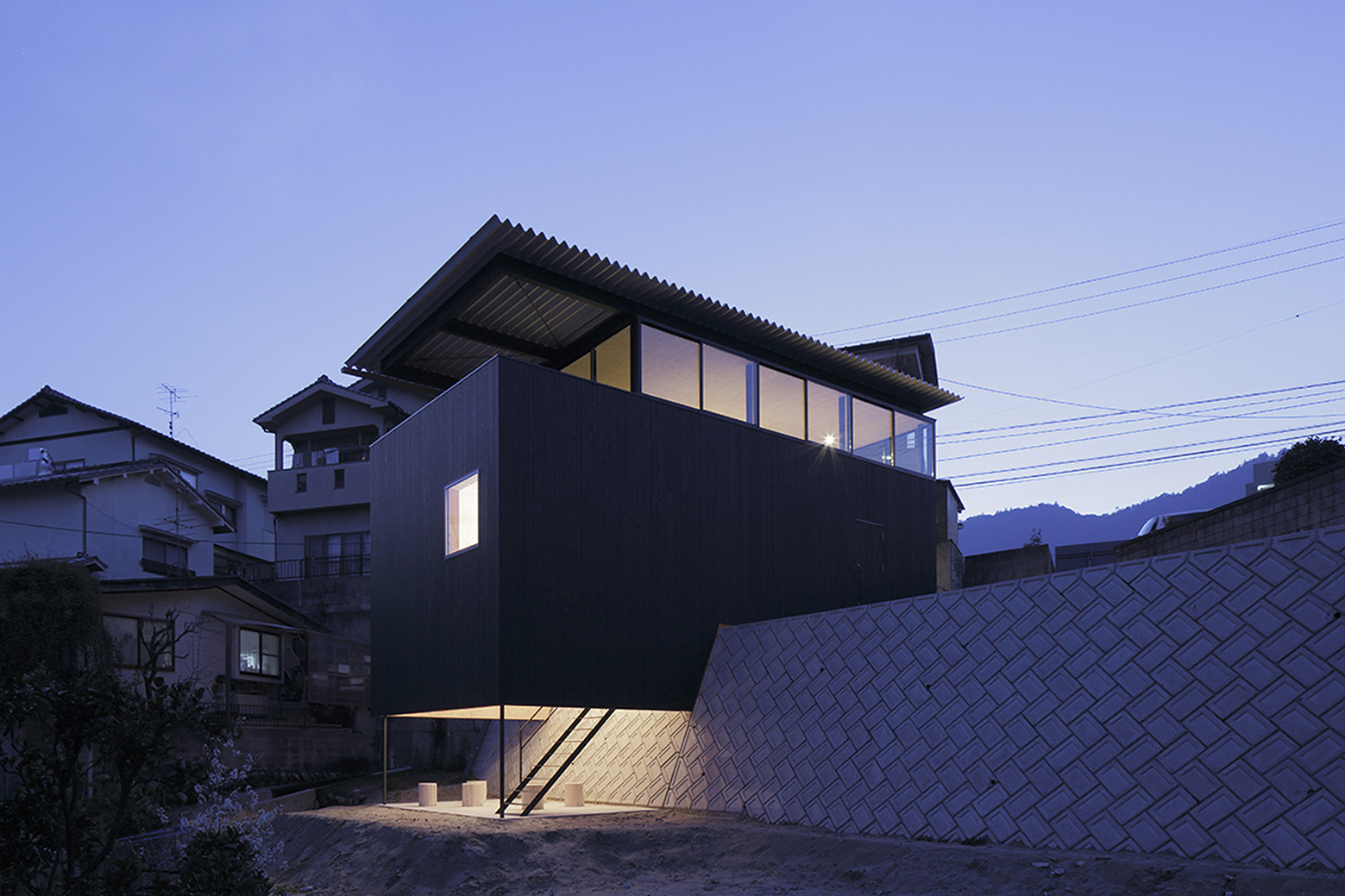 Miyake House by Yoshio Ohno Architects