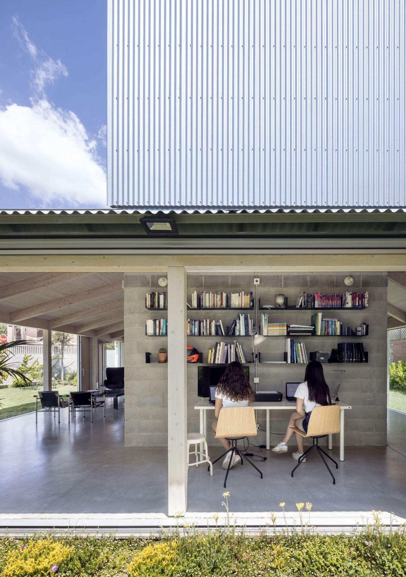 Casa 905 by Harquitectes