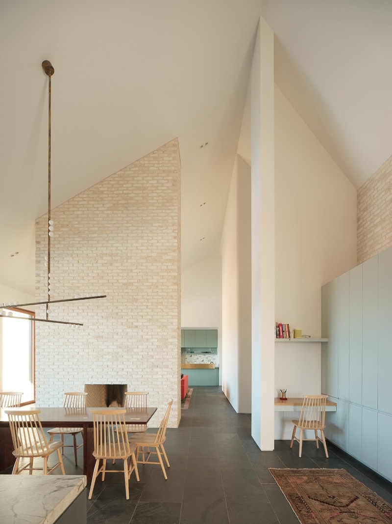 Three Chimney House by TW Ryan Architecture