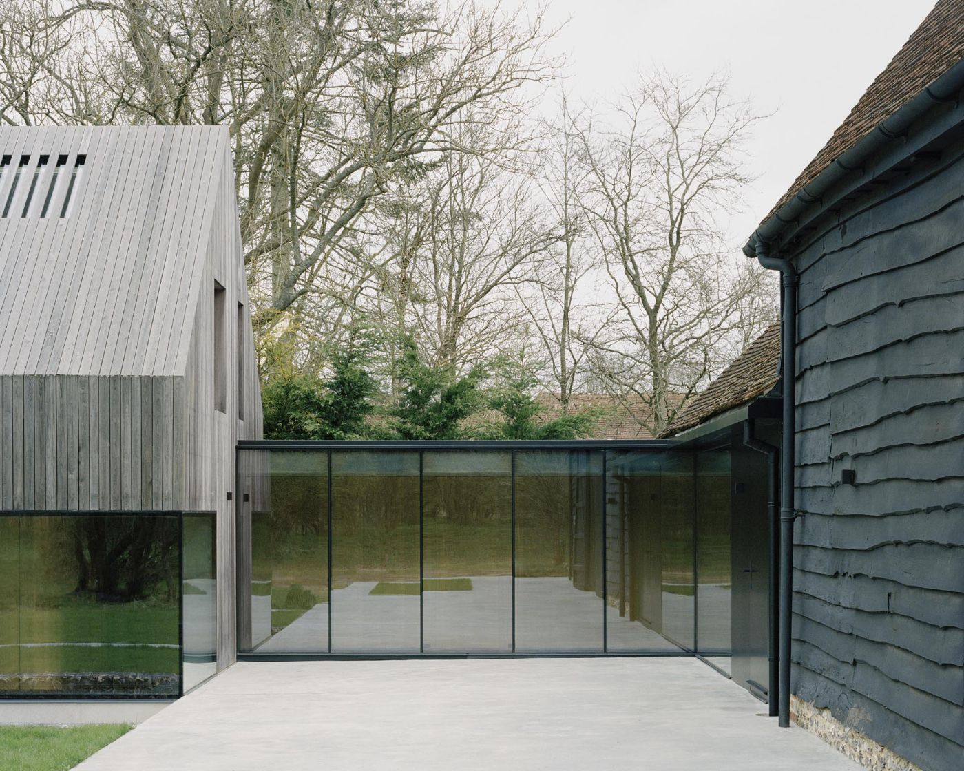 Hunts Green Barn by McLaren Excell