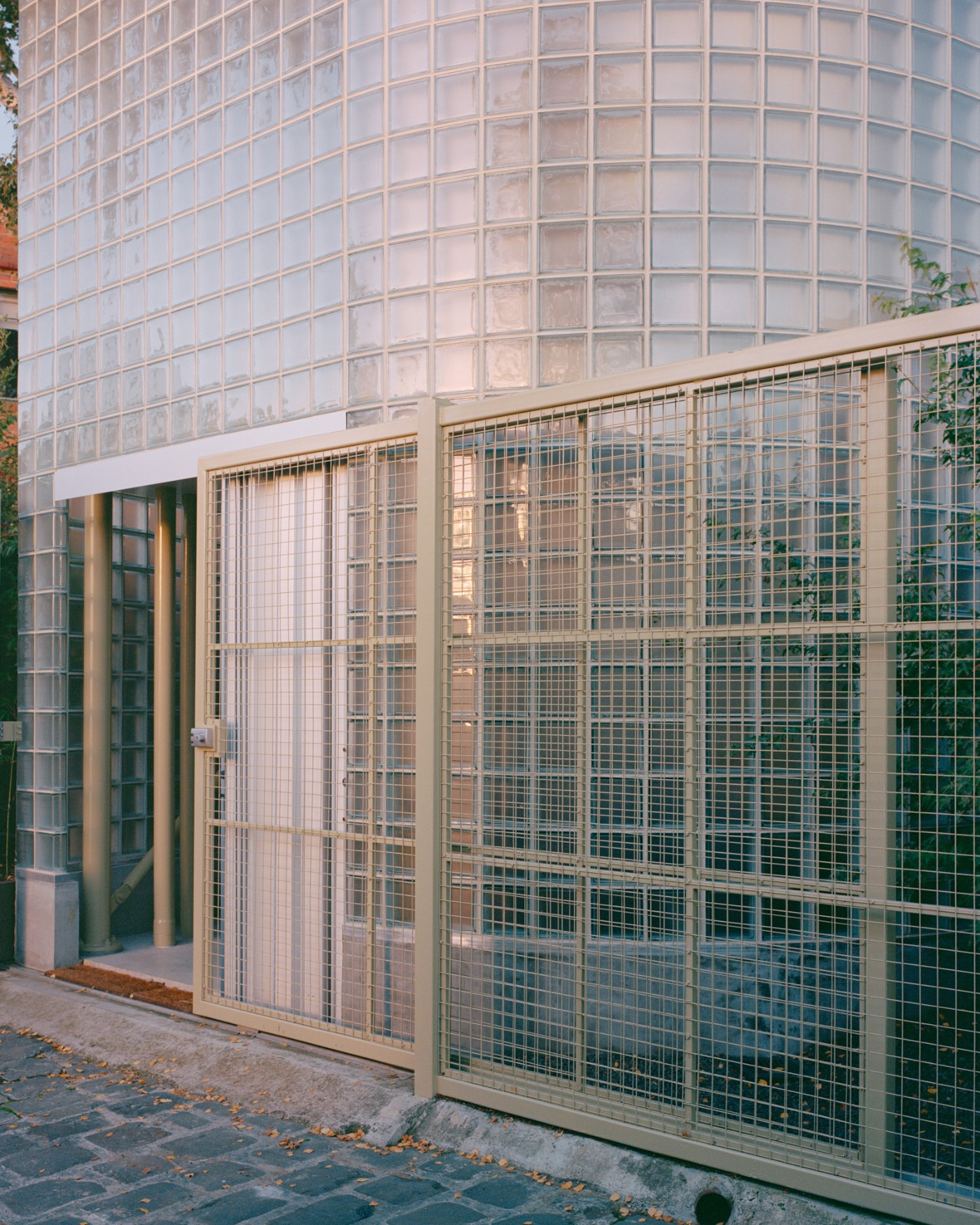 'Glass Block Outbuilding' by Baracco+Wright Architects