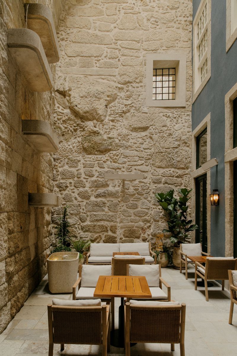 The Largo in Porto — Thisispaper