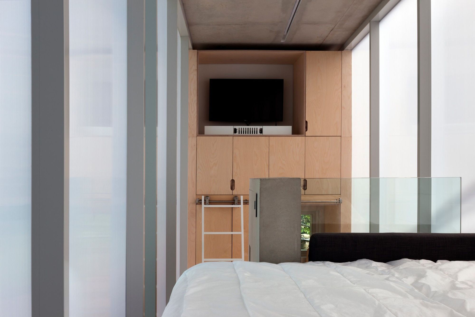Maxminium by Archium — Thisispaper