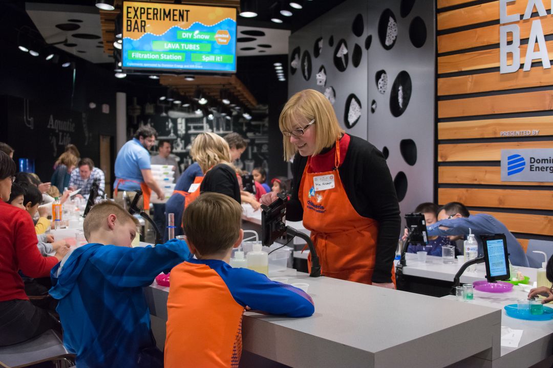Volunteer | Children's Science Center