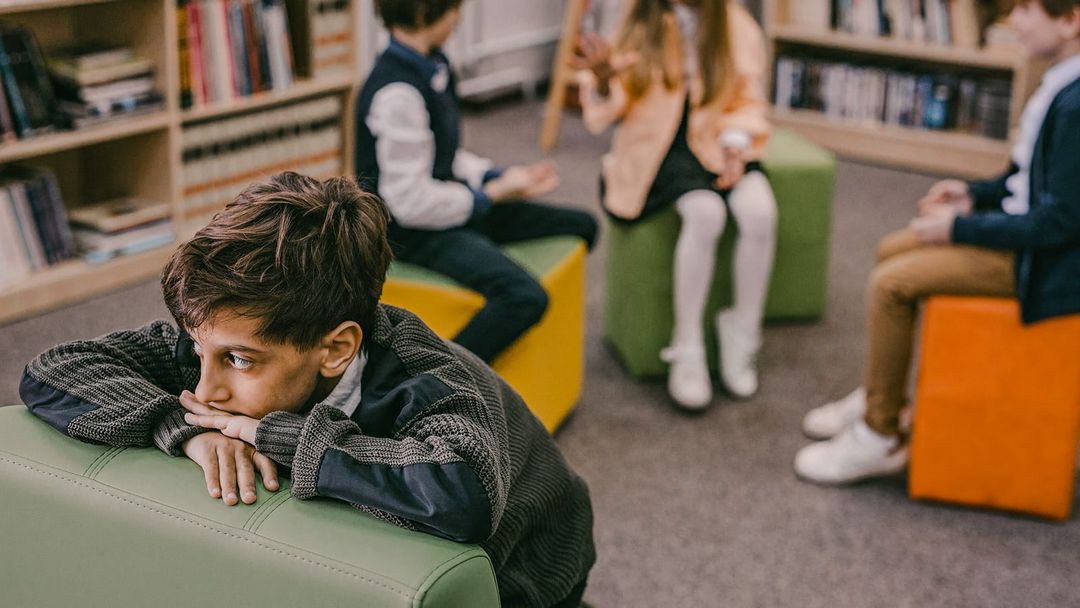 How to handle social issues at school: What can parents do? | Sawyer Blog