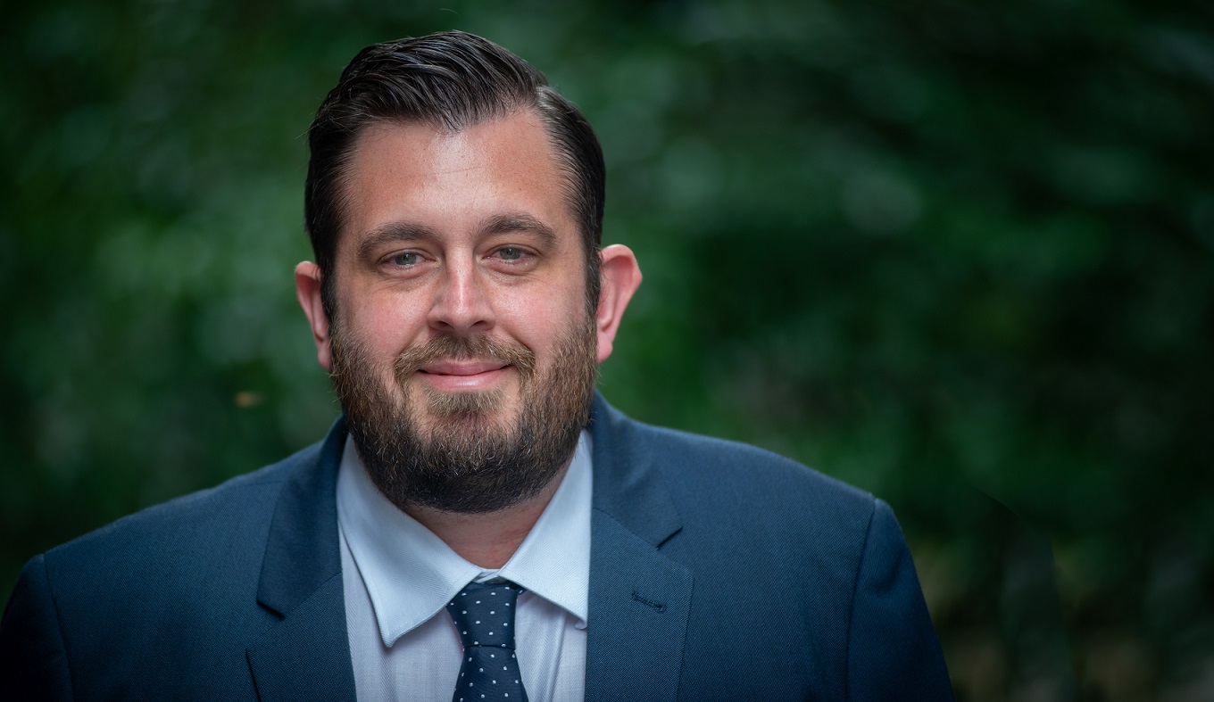 Max Pakinga-Barber - Franks Ogilvie