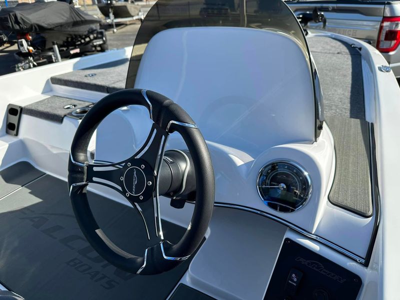 2025 Falcon 18 Freedom