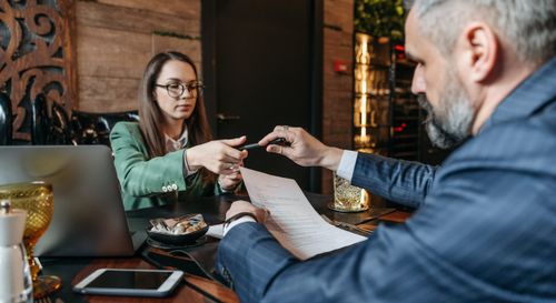 How To Ask For a Signing Bonus: A Step-By-Step Guide - Highrise