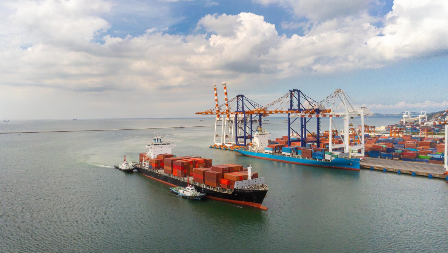 Middle East Conflict: Major Carriers Add Shipping Surcharges