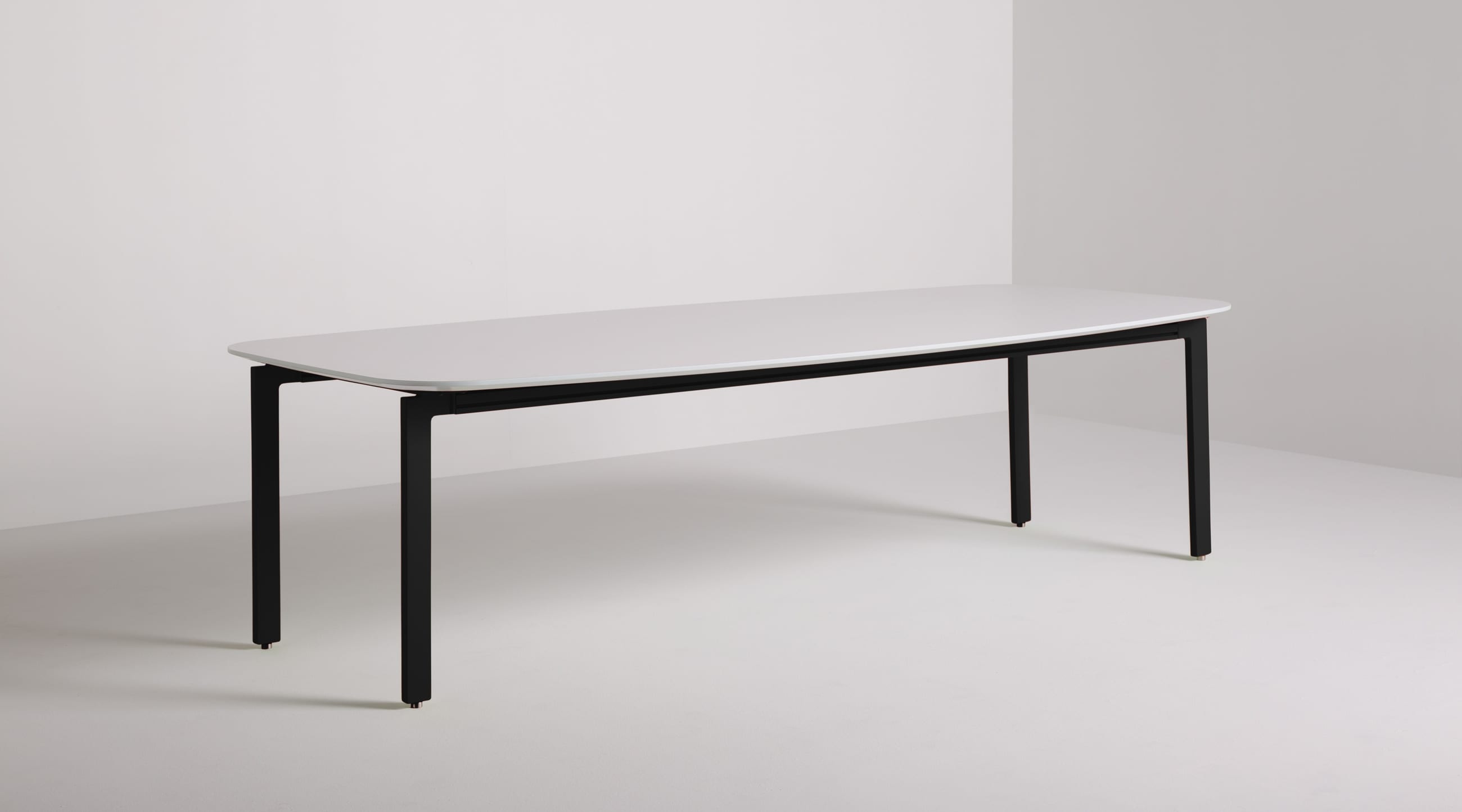 Nomad® Table