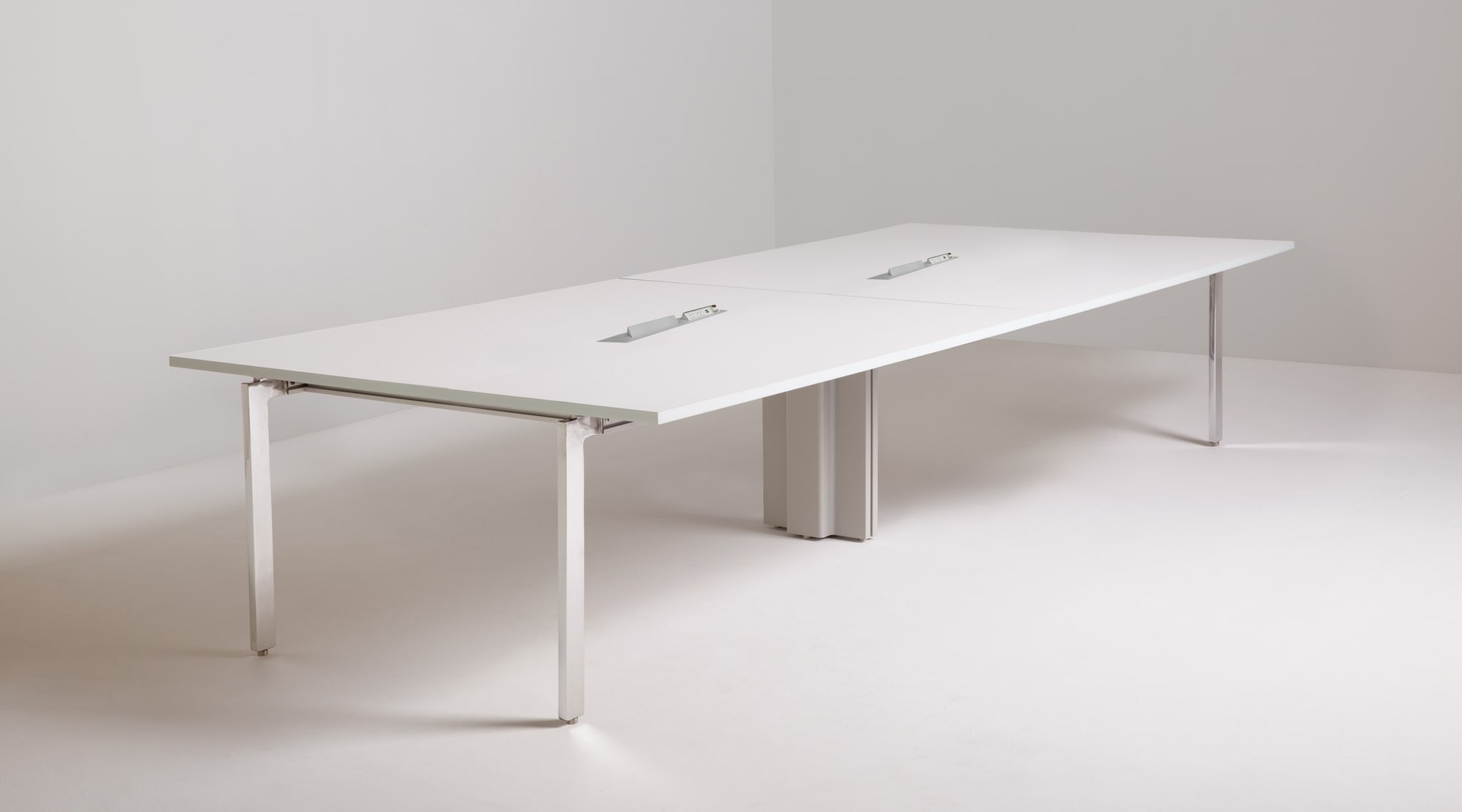Nomad® Table