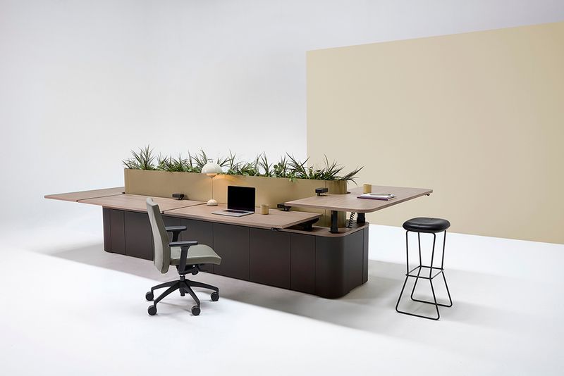 Vox® Community Table