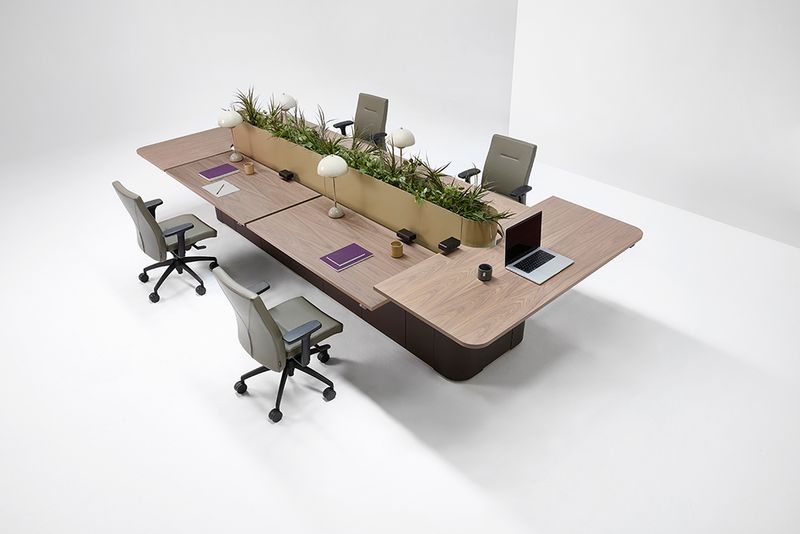 Vox® Community Table