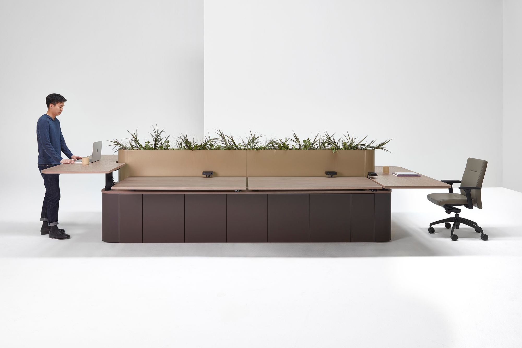 Vox® Community Table