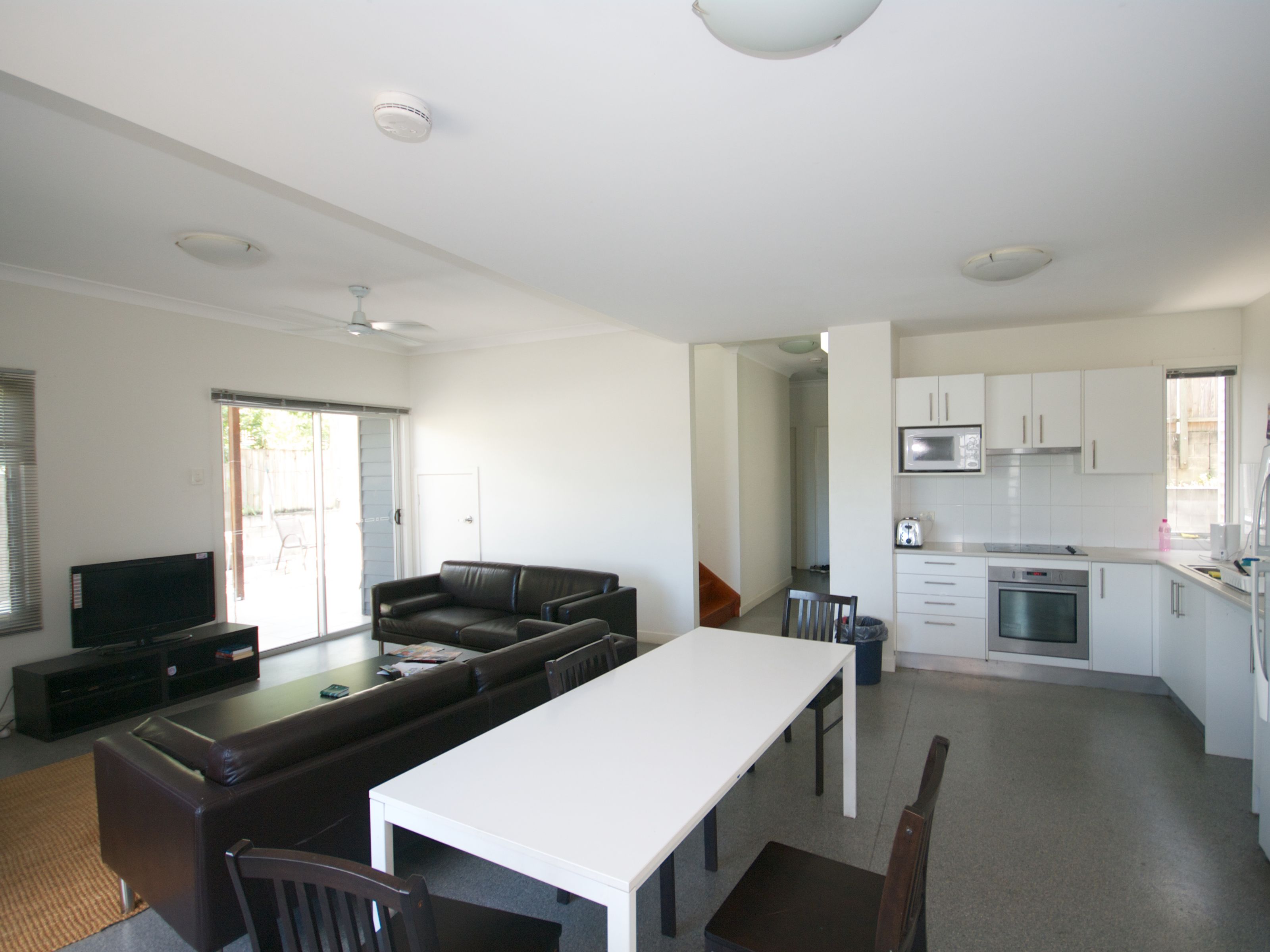 Hive Accommodation | Spacious Single Room