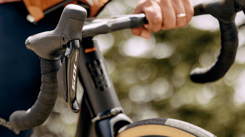 Hoe werkt schakelen op een racefiets? - KNWU Fondo