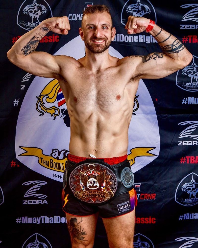 Champions – Chicago Muay Thai Kickboxing Club