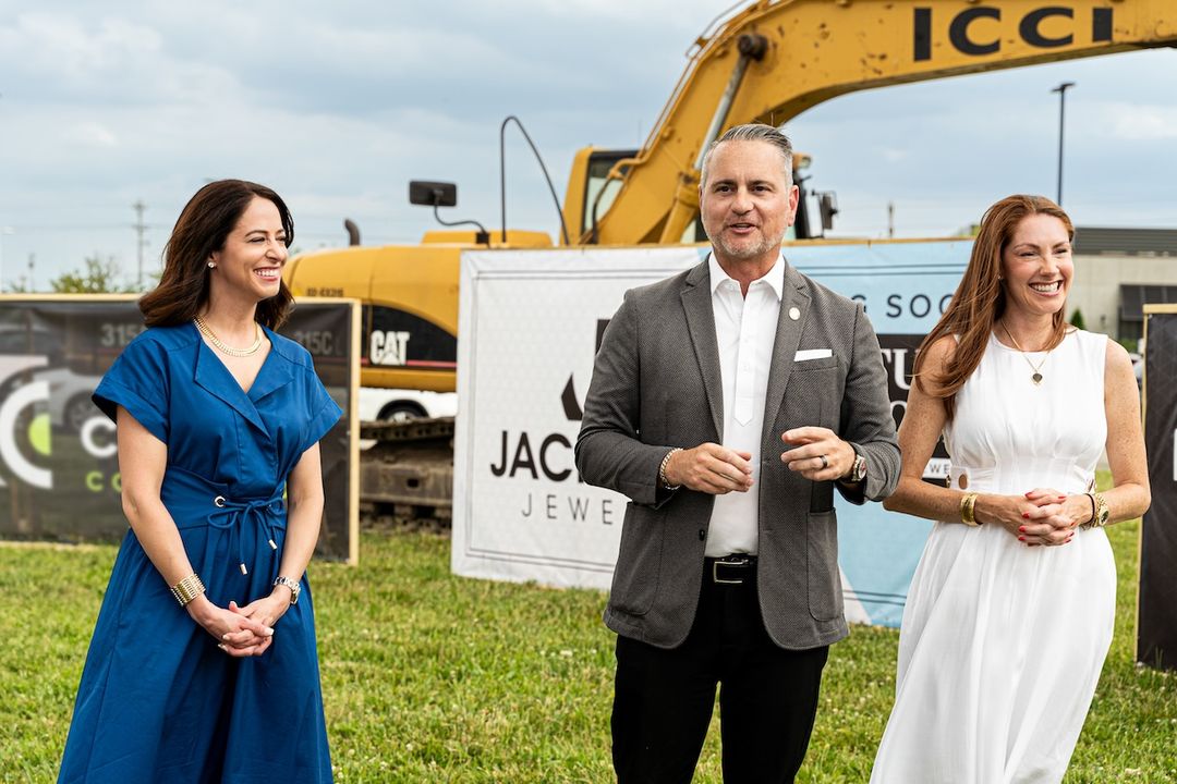 Flanked by co-owner Missy Ranney and wife Ketti, John Carter kicks-off ...