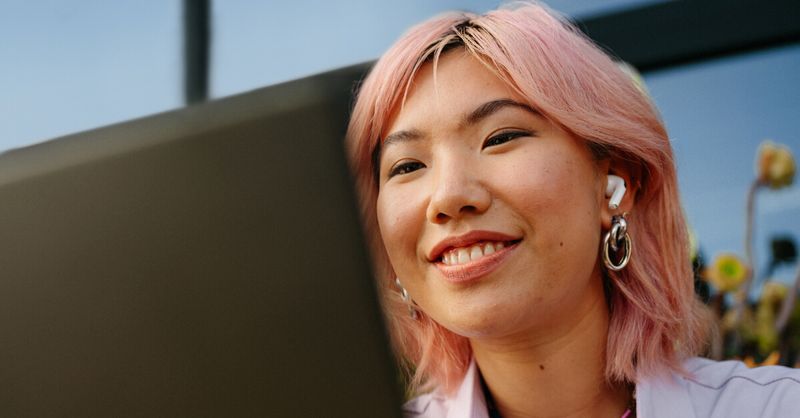 8 Customer Service Profile Tips + Top Examples in 2025 | Upwork