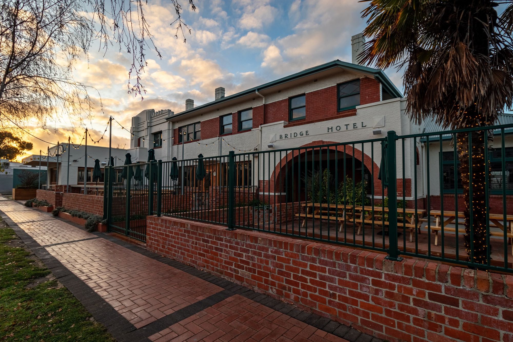 Bridge Hotel Werribee