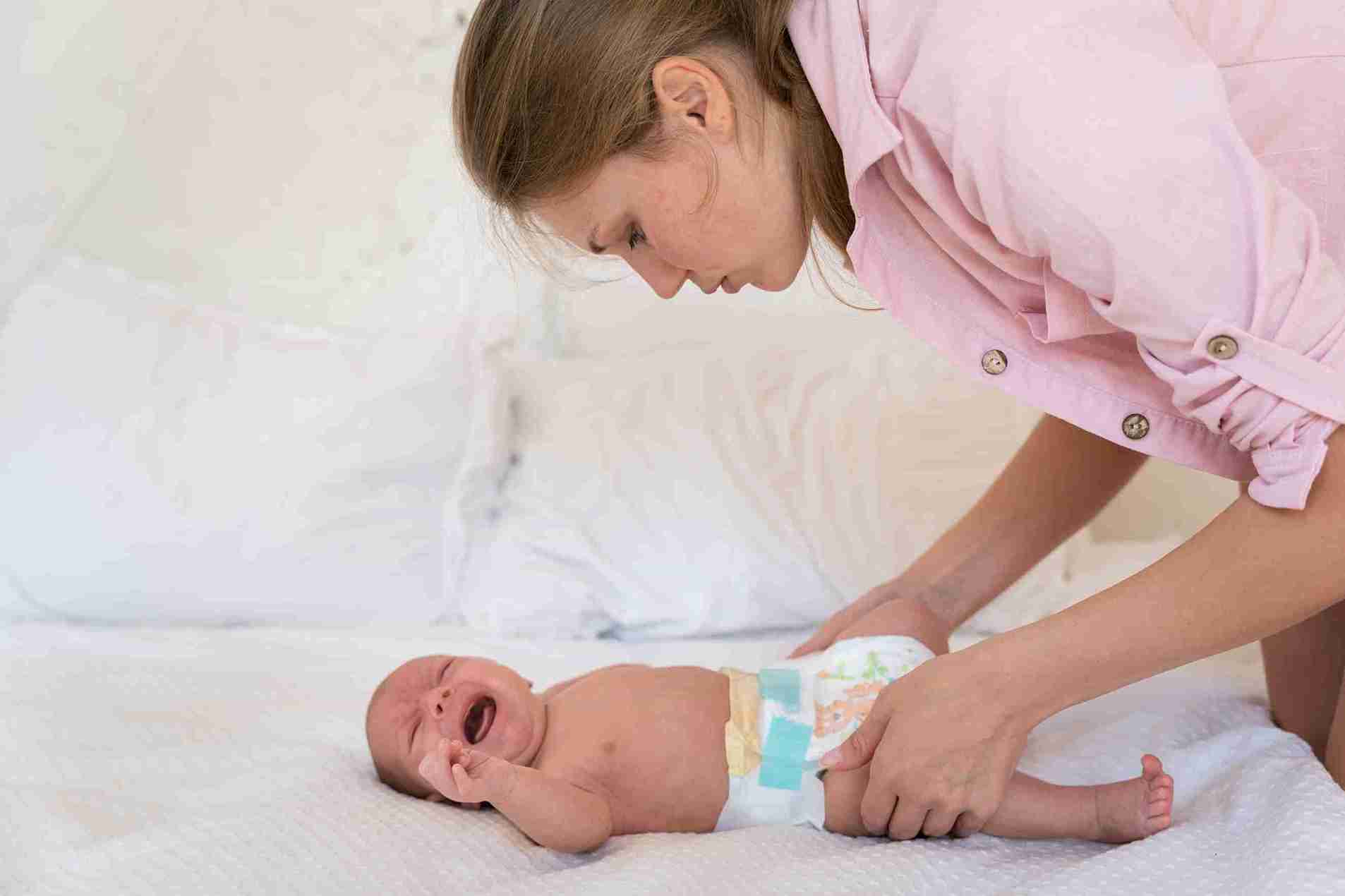 Newborn Poop Colour Chart: What’s Normal and When to Worry
