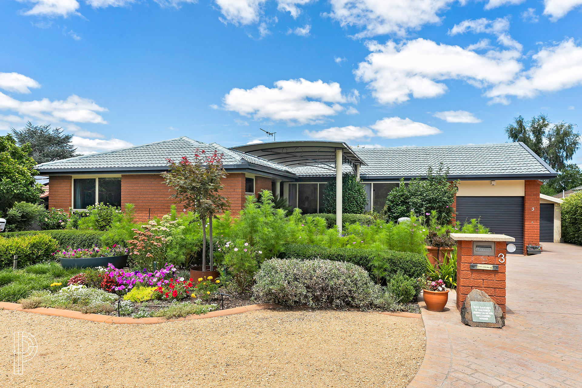 Sold: 3 Pillar Place Lyons, ACT
