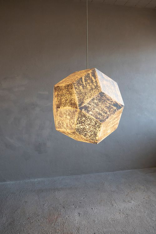 Unico Fluttuante Oggetto / Unique Floating Object
