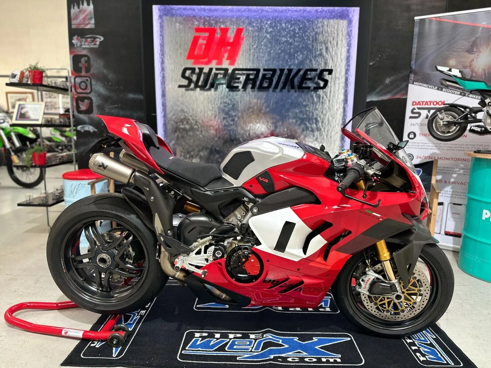 DUCATI PANIGALE V4R V4 R 2023/73 AKRAPOVIC CARBON WHEELS RIZOMA CARBON ...