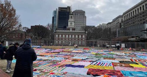 Giant quilt of 1,000 blankets made in memory of lost homeless lives