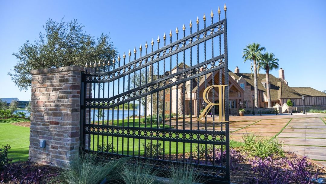 The Mansion | The Red Berry Estate
