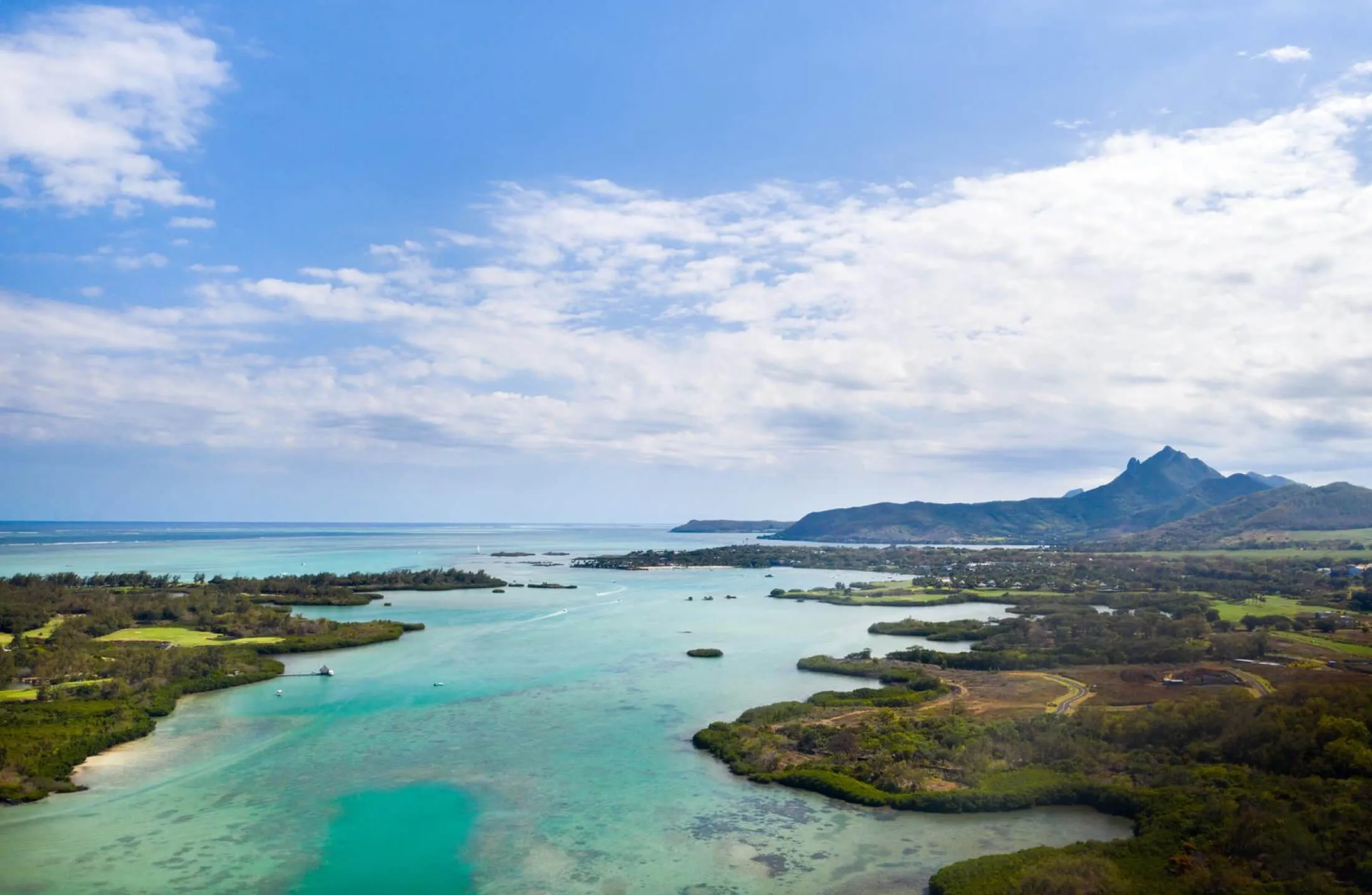 Why and where to live in the East of Mauritius?