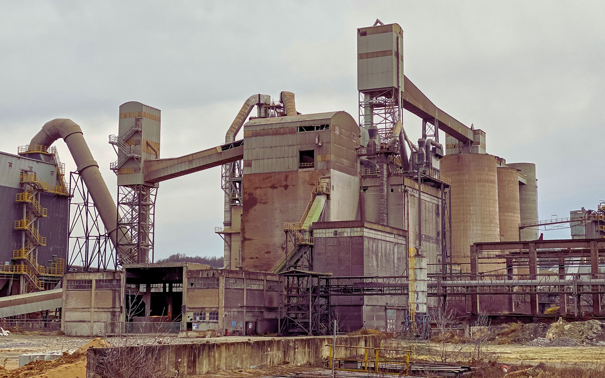 Belt Conveyor Guarding | Top Signs Your Rotating Equipment Needs ...