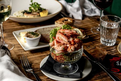 Sankey's Pub, Seafood and Lobster Restaurant