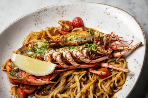 Sankey's Pub, Seafood and Lobster Restaurant