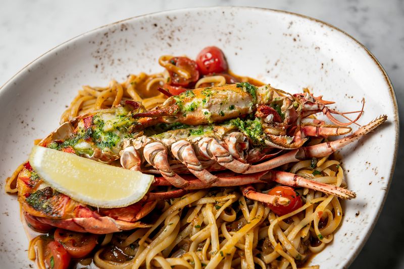Sankey's Pub, Seafood and Lobster Restaurant